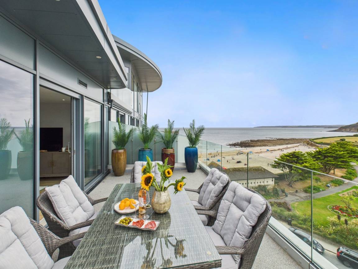 125 M² Apartment ∙ 2 Bedrooms ∙ 4 Guests - Falmouth