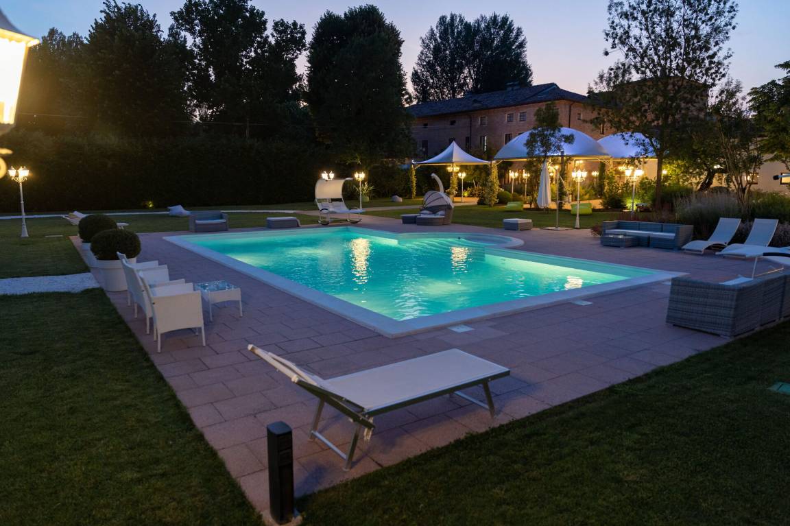 550 M² Villa ∙ 12 Bedrooms ∙ 28 Guests - Emilia-Romagna