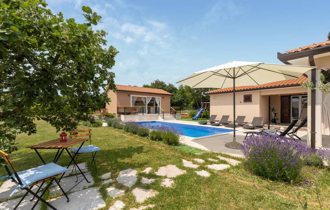 118 M² Ferienhaus ∙ 3 Schlafzimmer ∙ 6 Gäste - Barban