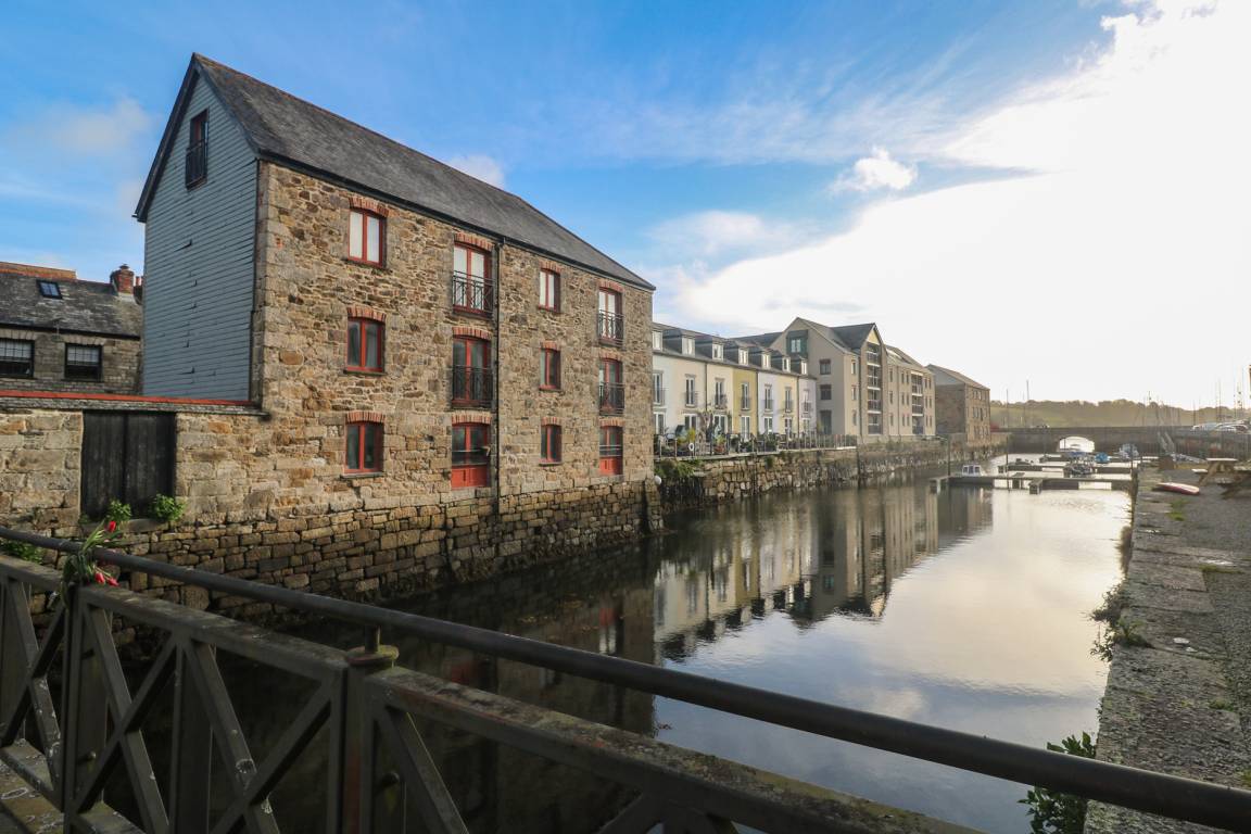 Cottage ∙ 3 Bedrooms ∙ 6 Guests - Penryn
