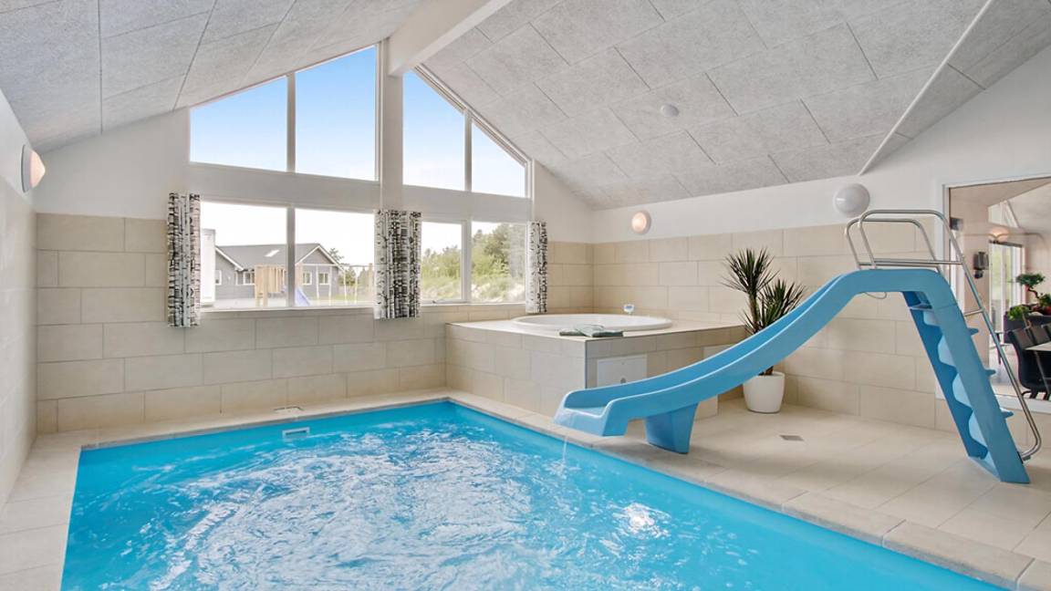 223 M² Ferienhaus ∙ 6 Schlafzimmer ∙ 18 Gäste - Blåvand