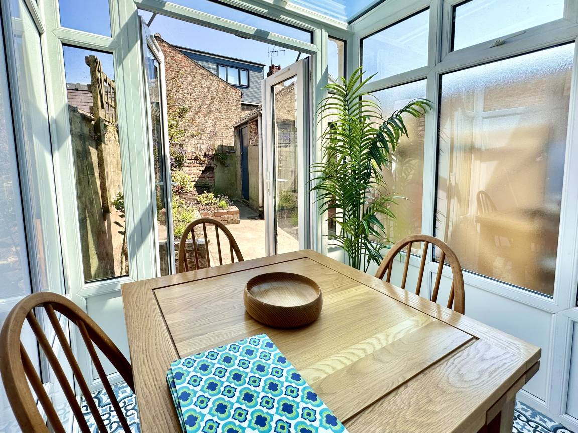 Cottage ∙ 2 Bedrooms ∙ 4 Guests - York