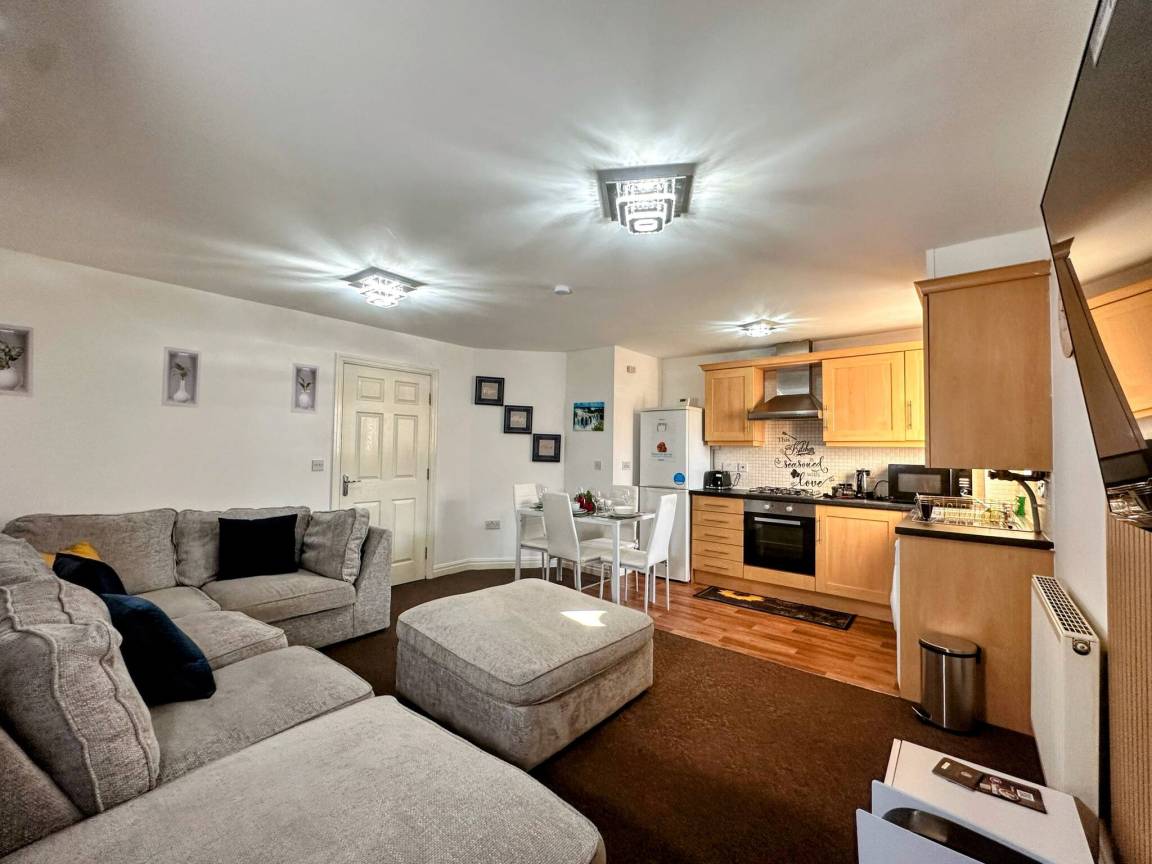 850 M² Apartment ∙ 2 Bedrooms ∙ 5 Guests - Warrington
