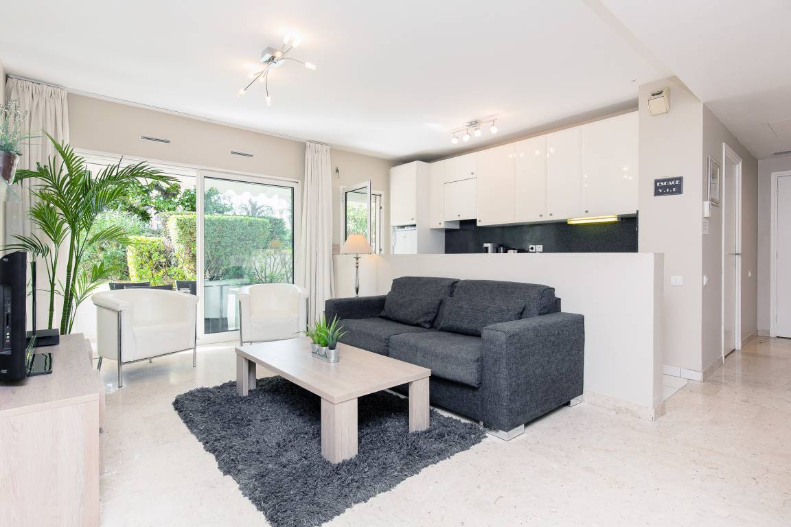 90 M² Appartement ∙ 2 Chambres ∙ 5 Personnes - ibis Styles Cannes Le Cannet