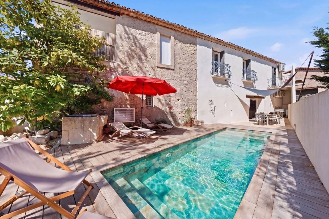 230 M² Appartement ∙ 6 Chambres ∙ 15 Personnes - Castries