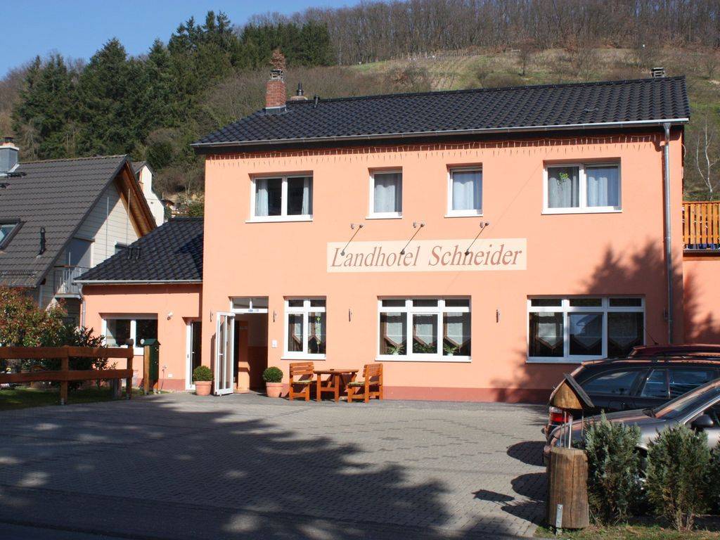 Schneider Landhotel - Wiesbaden