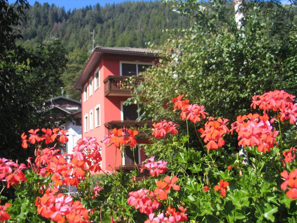 90 M² Appartamento Vacanza ∙ 3 Camere Da Letto ∙ 6 Ospiti - Aprica