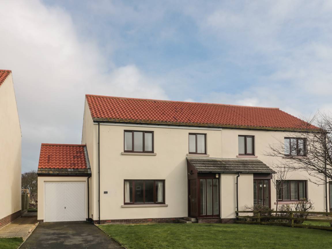 Cottage ∙ 3 Bedrooms ∙ 6 Guests - Lindisfarne Castle