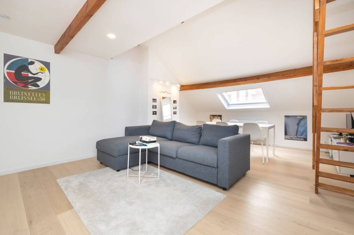 100 M² Appartement ∙ 2 Slaapkamers ∙ 14 Gasten - Brussel