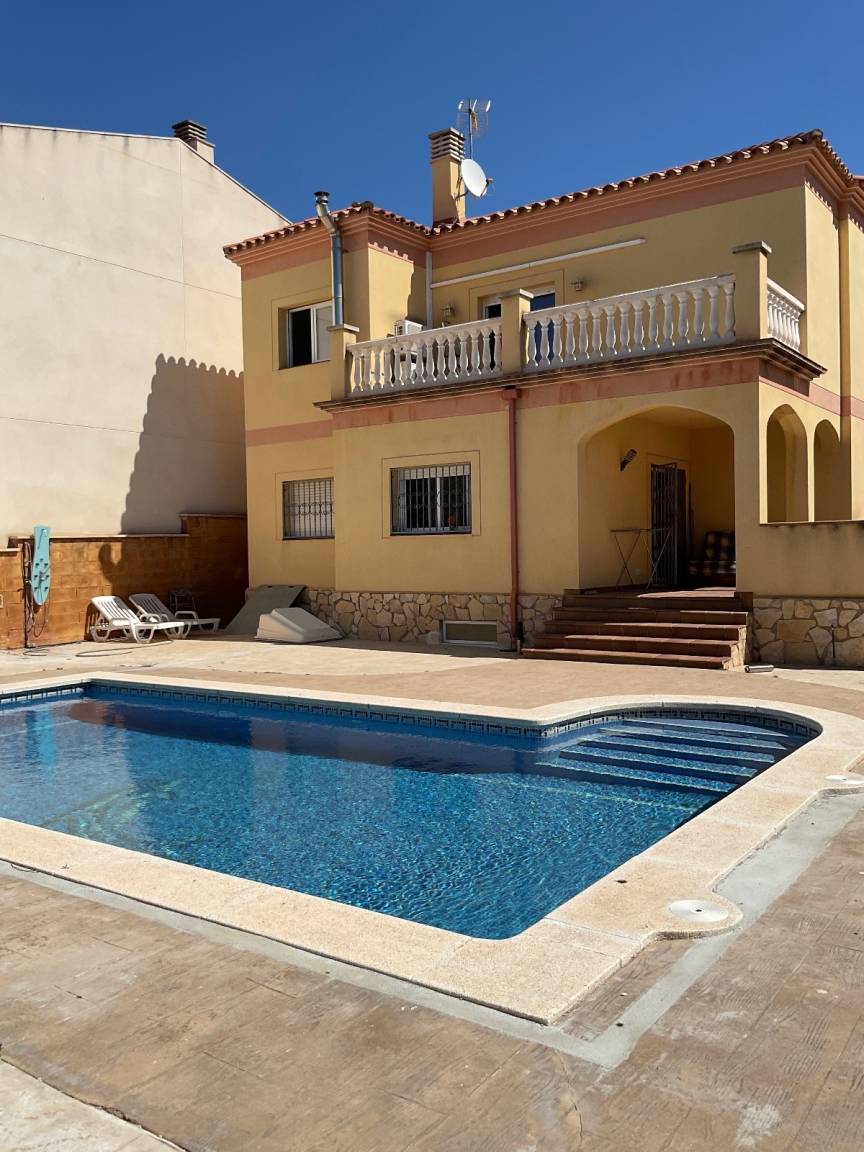 251 M² Maison De Vacances ∙ 4 Chambres ∙ 8 Personnes - Mont-roig del Camp