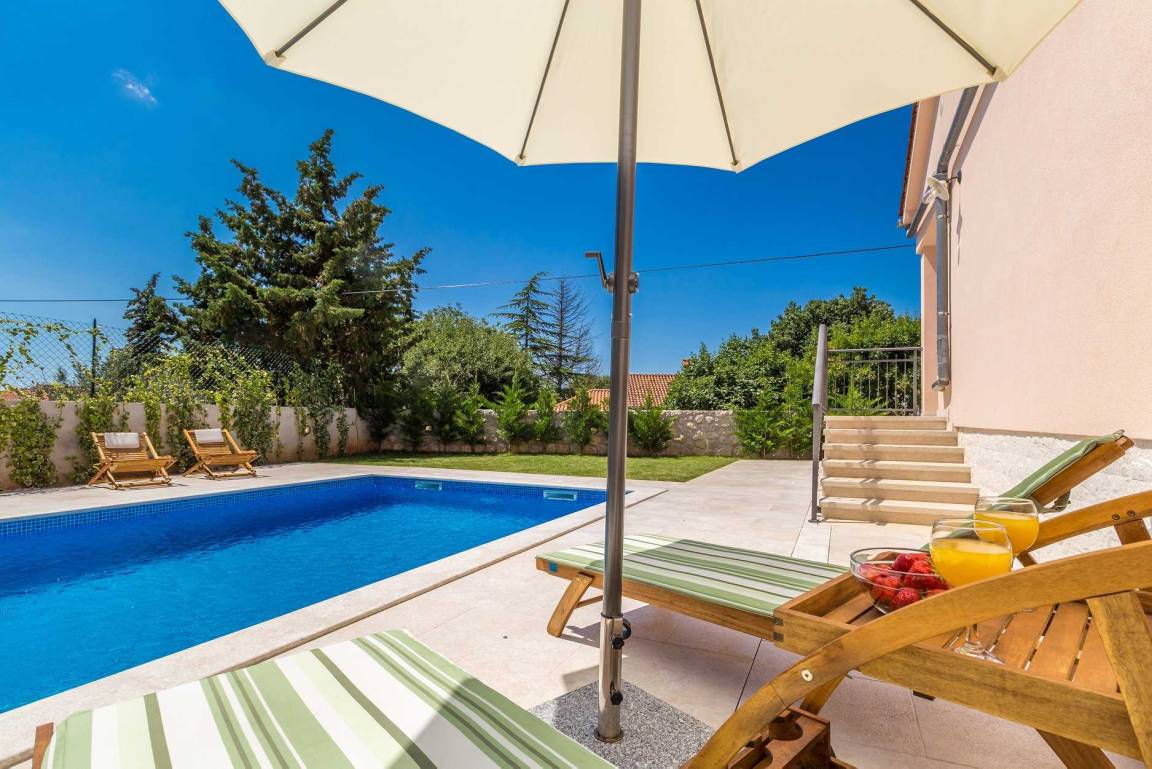 107 M² Villa ∙ 3 Bedrooms ∙ 6 Guests - Krk