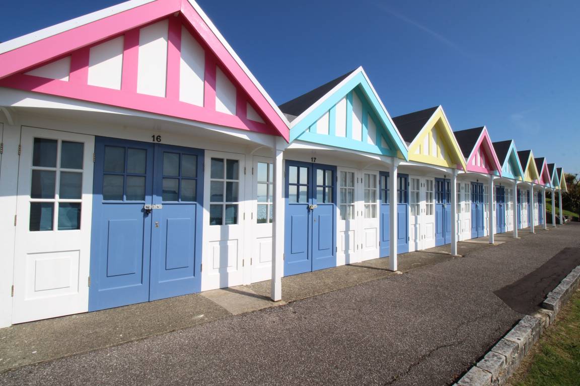 Cottage ∙ 4 Bedrooms ∙ 9 Guests - Weymouth