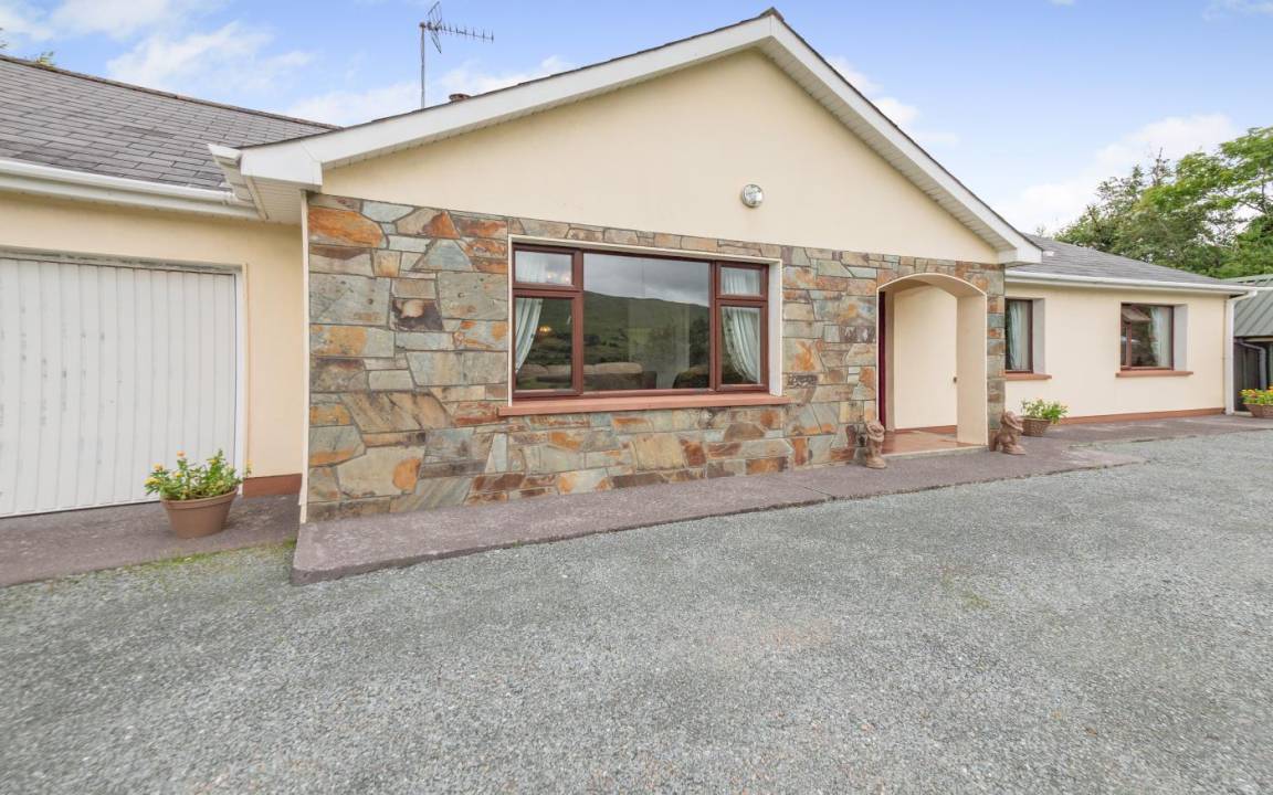 House ∙ 3 Bedrooms ∙ 5 Guests - Kenmare