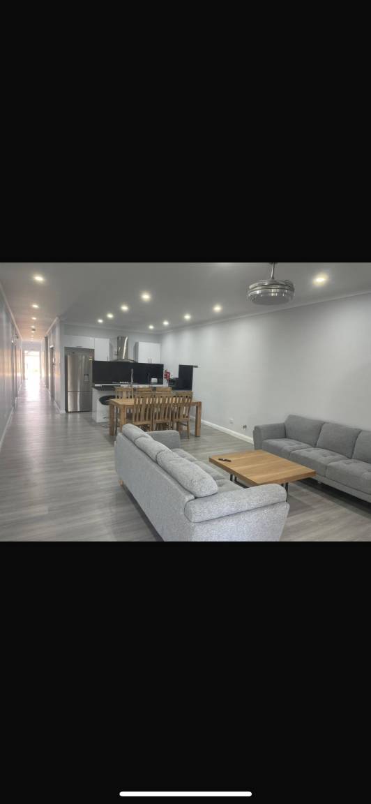 450 M² House ∙ 11 Bedrooms ∙ 16 Guests - Penrith