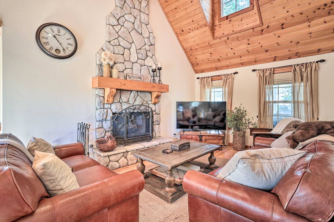 235 M² House ∙ 5 Bedrooms ∙ 12 Guests - Lake Arrowhead, CA