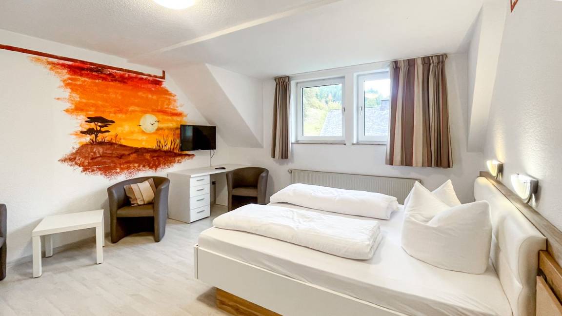 33 M² Shared Room ∙ 1 Bedroom ∙ 3 Guests - Bromskirchen