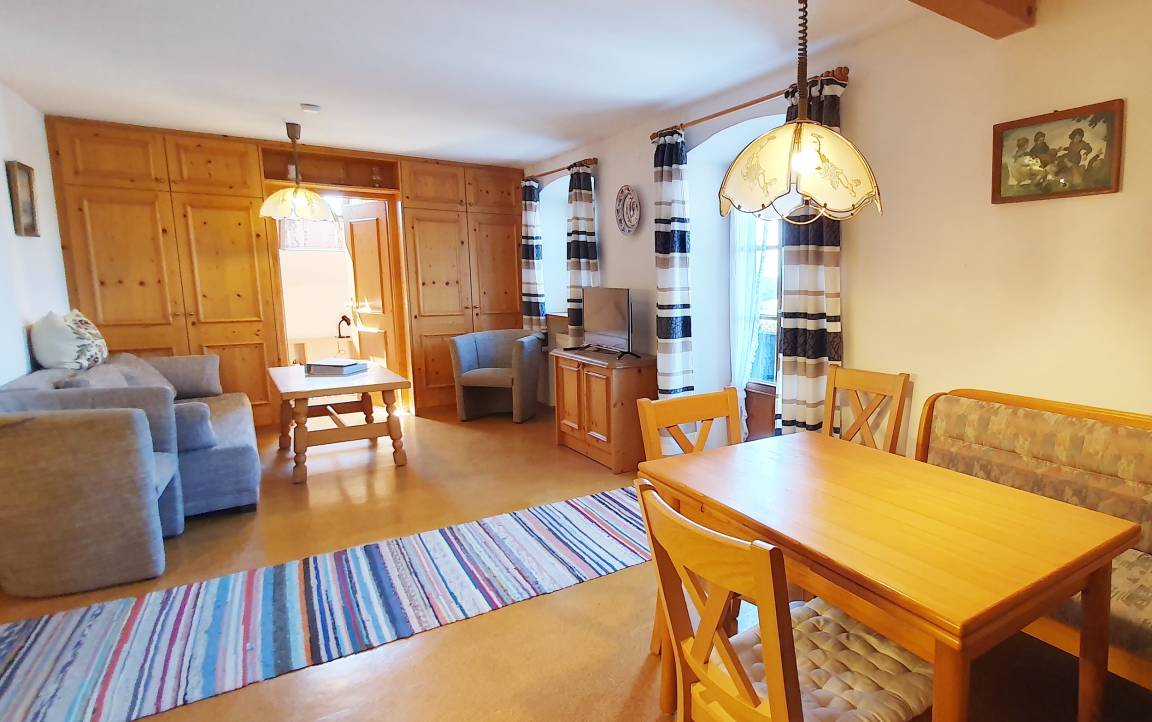 66 M² Ferienwohnung ∙ 2 Schlafzimmer ∙ 5 Gäste - Obing