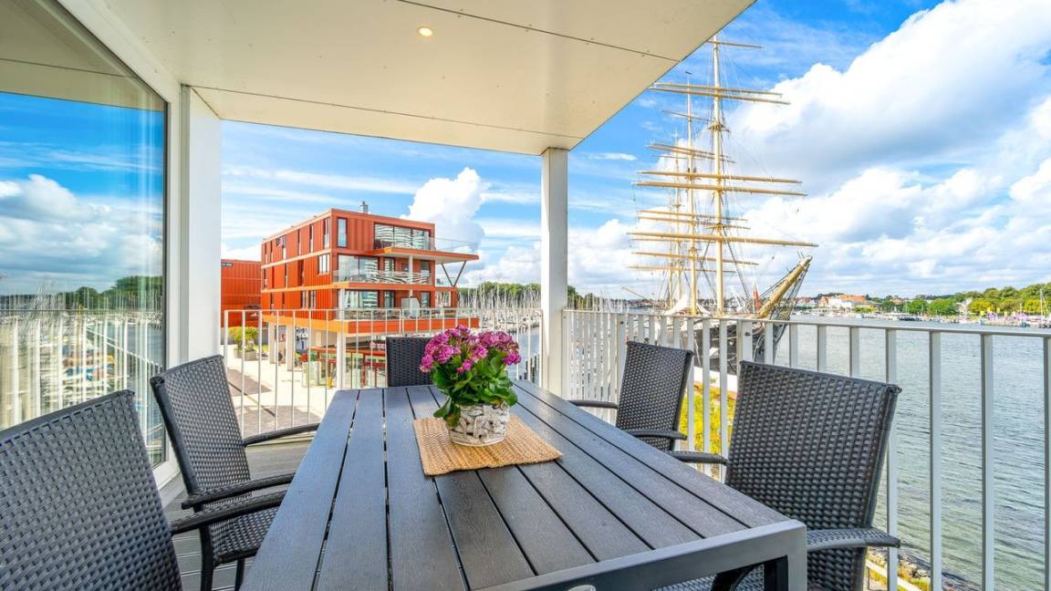 82 M² Apartment ∙ 2 Bedrooms ∙ 6 Guests - Lübeck
