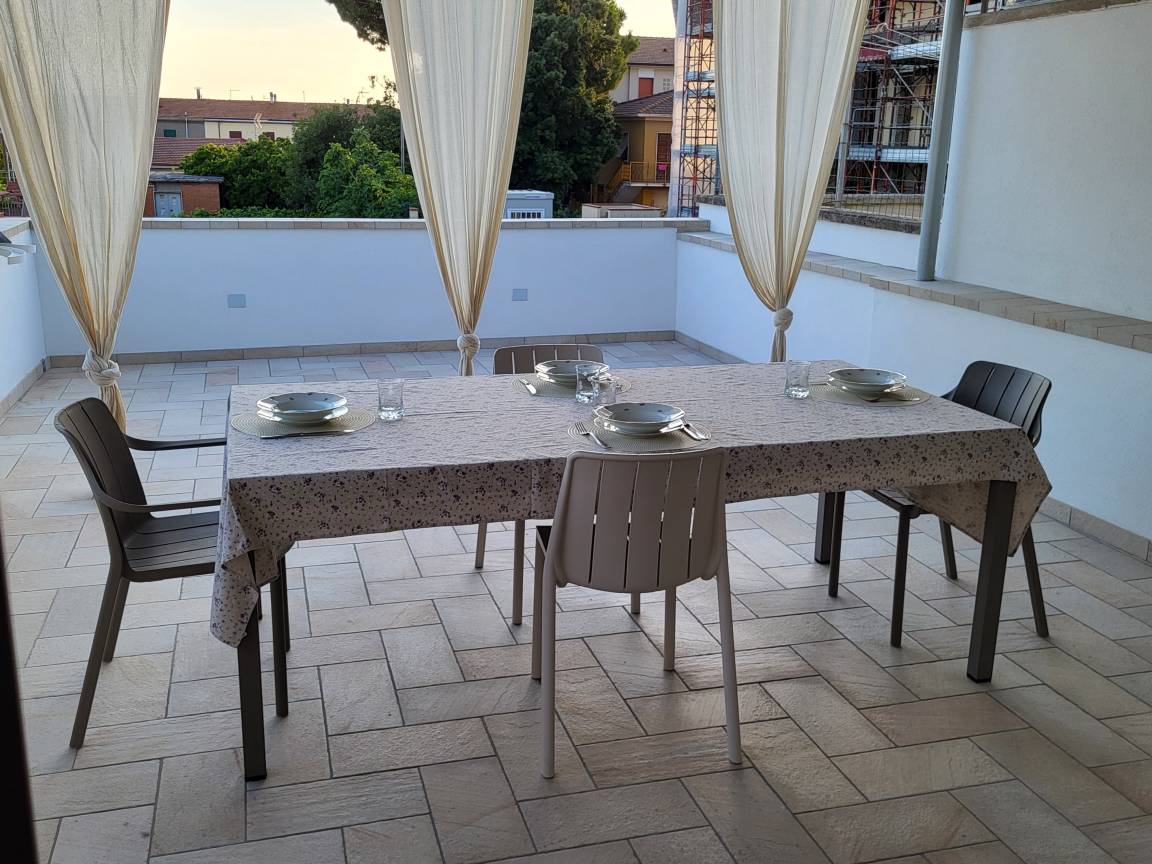 100 M² Ferienhaus ∙ 2 Schlafzimmer ∙ 5 Gäste - Cecina