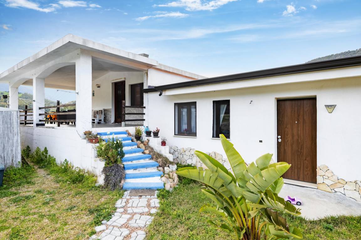 80 M² Huis ∙ 2 Slaapkamers ∙ 4 Gasten - Tertenia