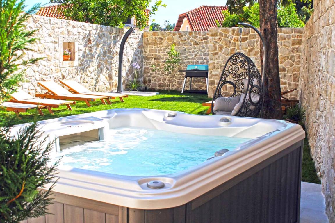 180 M² Villa ∙ 4 Chambres ∙ 8 Personnes - Mlini