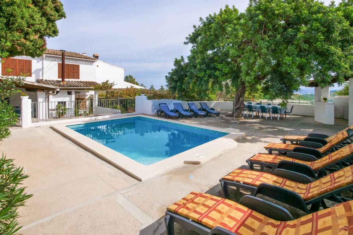 300 M² House ∙ 5 Bedrooms ∙ 10 Guests - Búger
