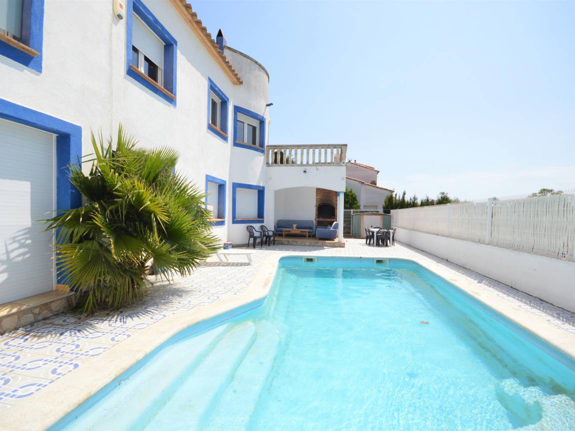 200 M² Maison De Vacances ∙ 5 Chambres ∙ 10 Personnes - Empuriabrava
