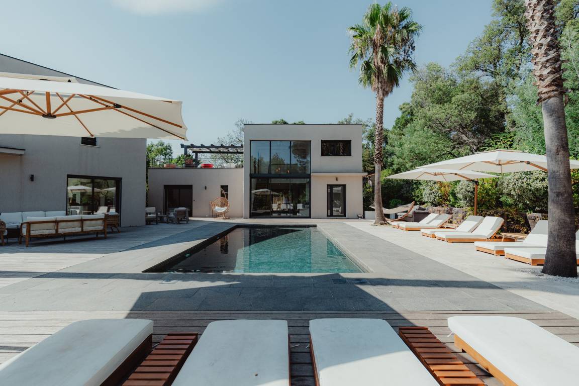 320 M² Villa ∙ 8 Bedrooms ∙ 16 Guests - Saint-Tropez