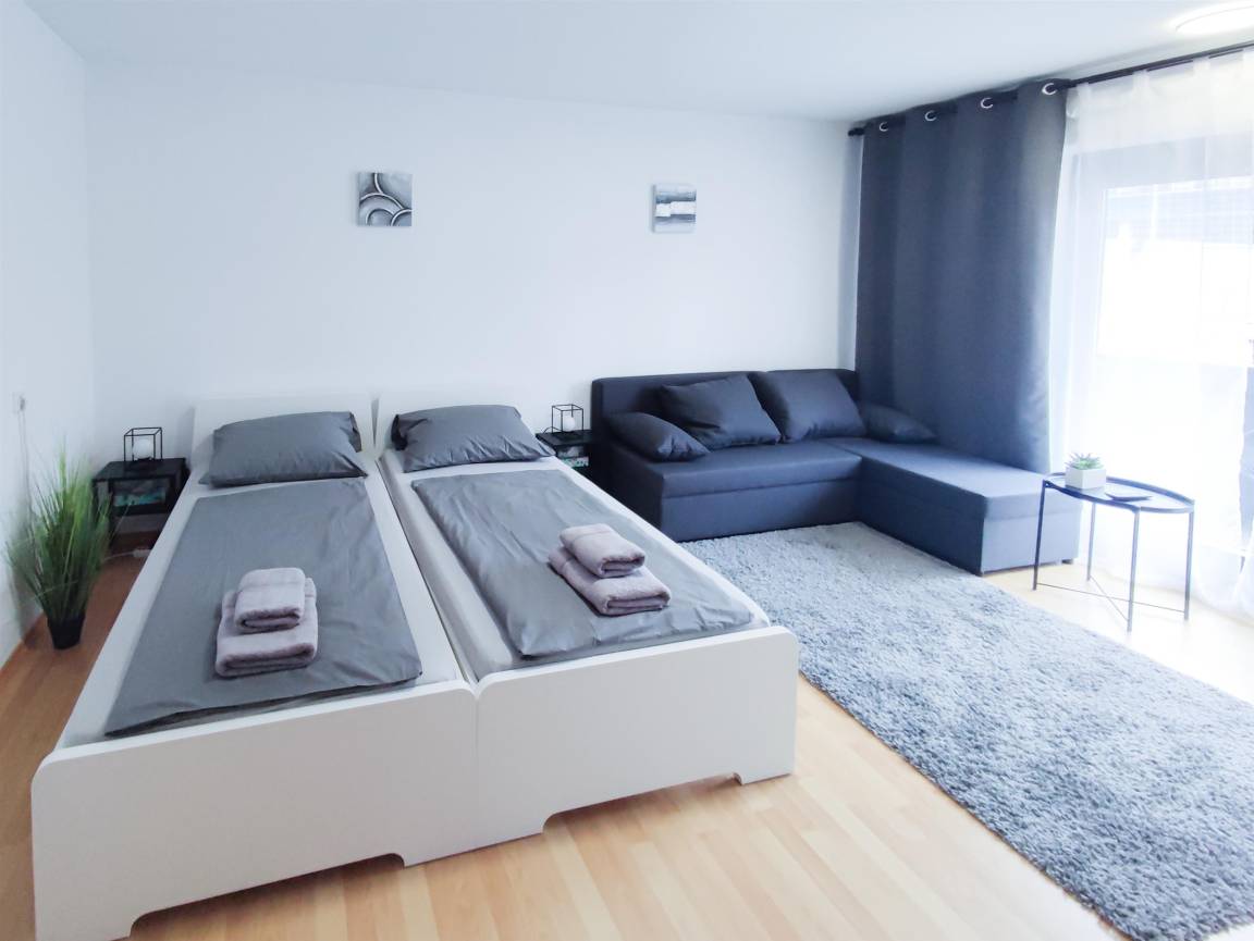 60 M² Apartment ∙ 2 Bedrooms ∙ 5 Guests - Stuttgart