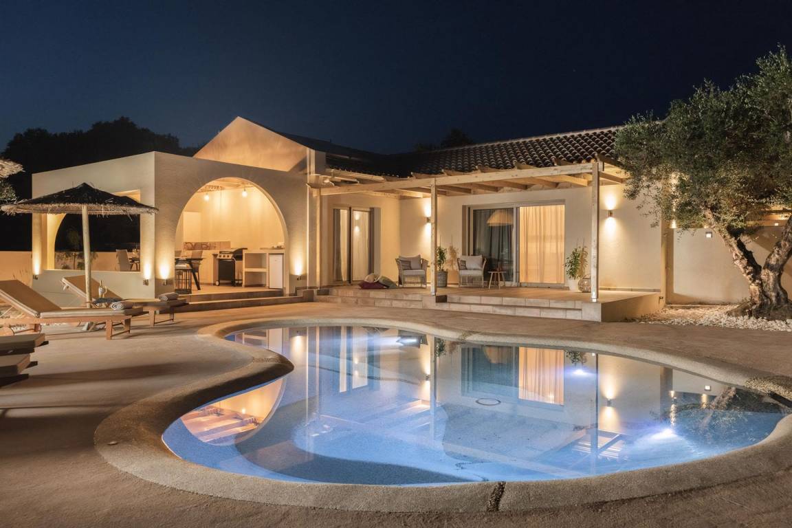 85 M² Villa ∙ 2 Bedrooms ∙ 5 Guests - Kalamaki