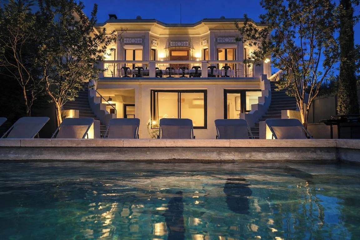 400 M² Maison De Vacances ∙ 11 Chambres ∙ 30 Personnes - Vaison-la-Romaine