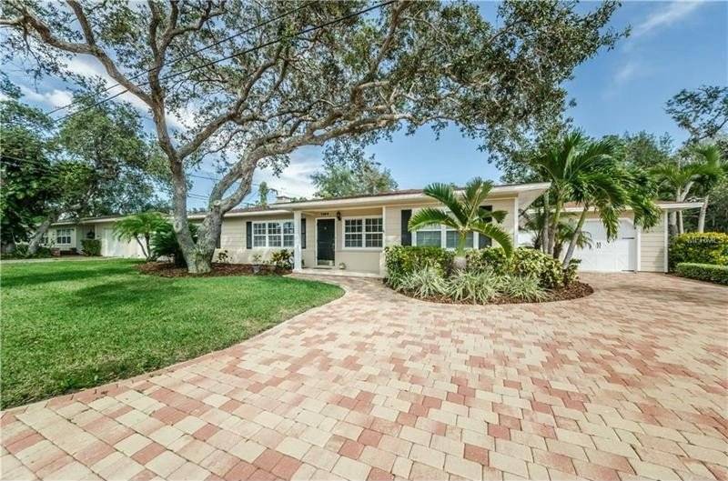 House ∙ 4 Bedrooms ∙ 8 Guests - St. Petersburg, FL