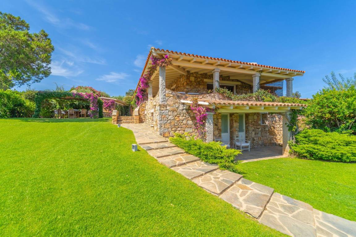 150 M² Villa ∙ 5 Bedrooms ∙ 10 Guests - Ólbia