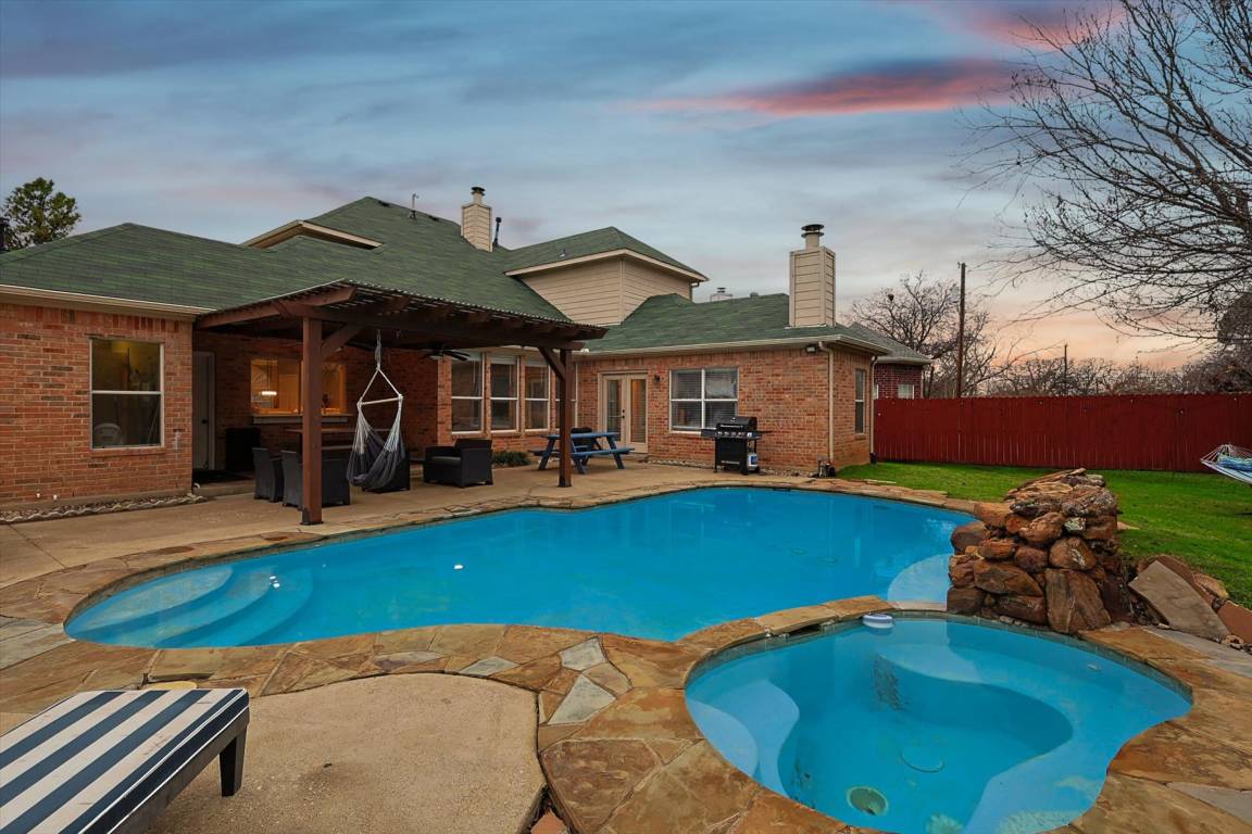 261 M² House ∙ 5 Bedrooms ∙ 11 Guests - Grapevine, TX
