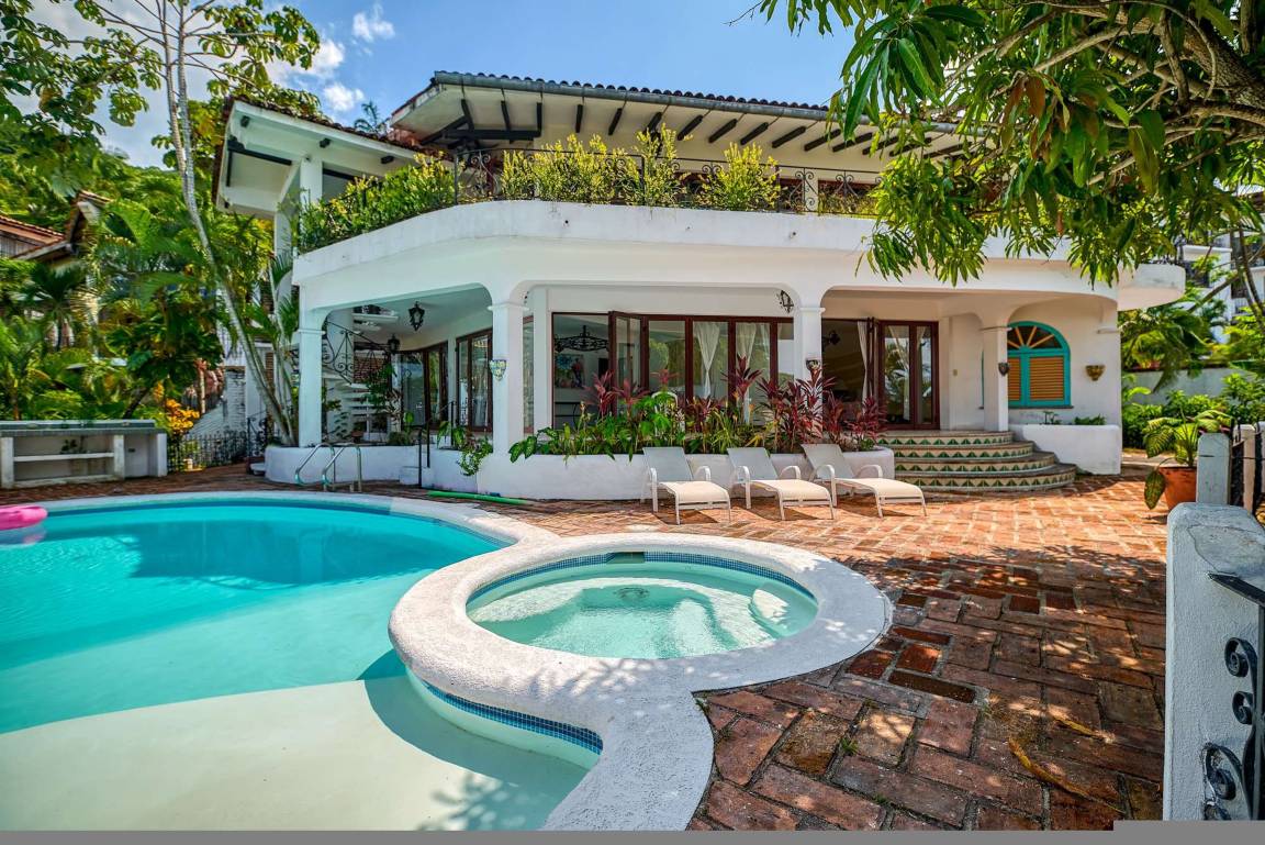 Ferienwohnung ∙ 5 Schlafzimmer ∙ 14 Gäste - Puerto Vallarta
