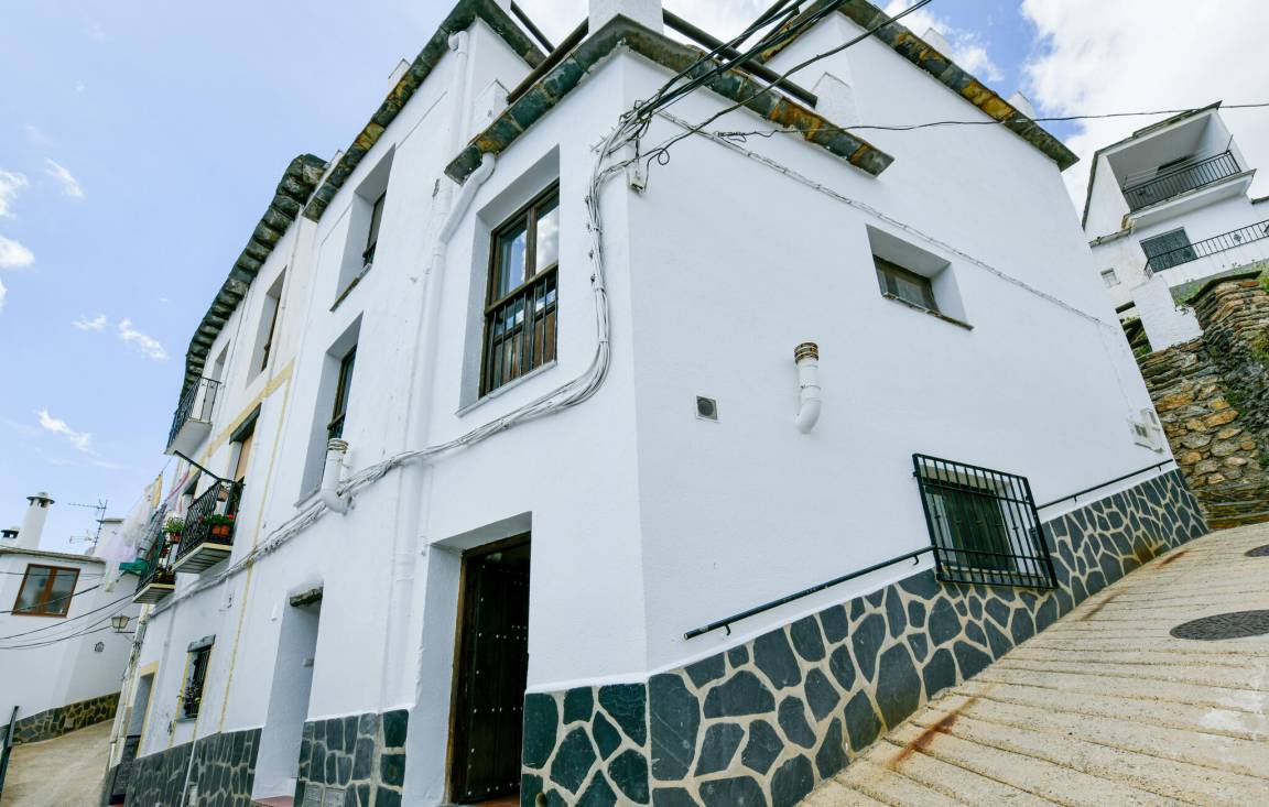200 M² House ∙ 3 Bedrooms ∙ 6 Guests - Bérchules