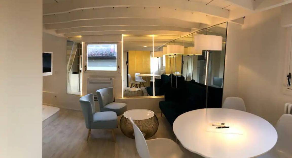 85 M² Apartamento ∙ 2 Habitaciones ∙ 4 Huéspedes - Florencia