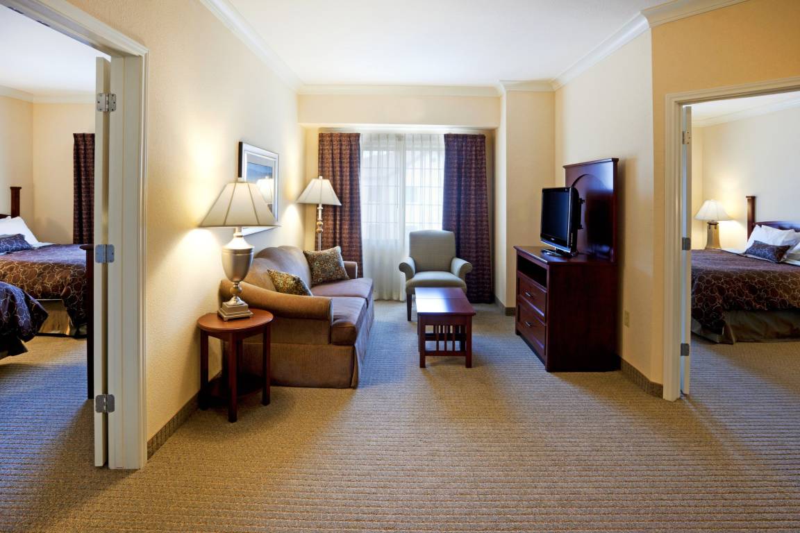 Condo ∙ 2 Bedrooms ∙ 6 Guests - San Antonio, TX