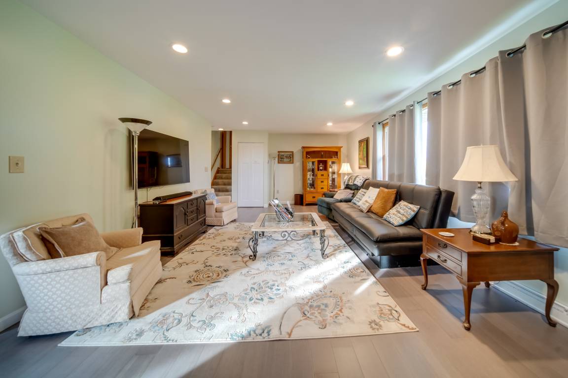 111 M² Apartment ∙ 3 Bedrooms ∙ 6 Guests - North East, PA
