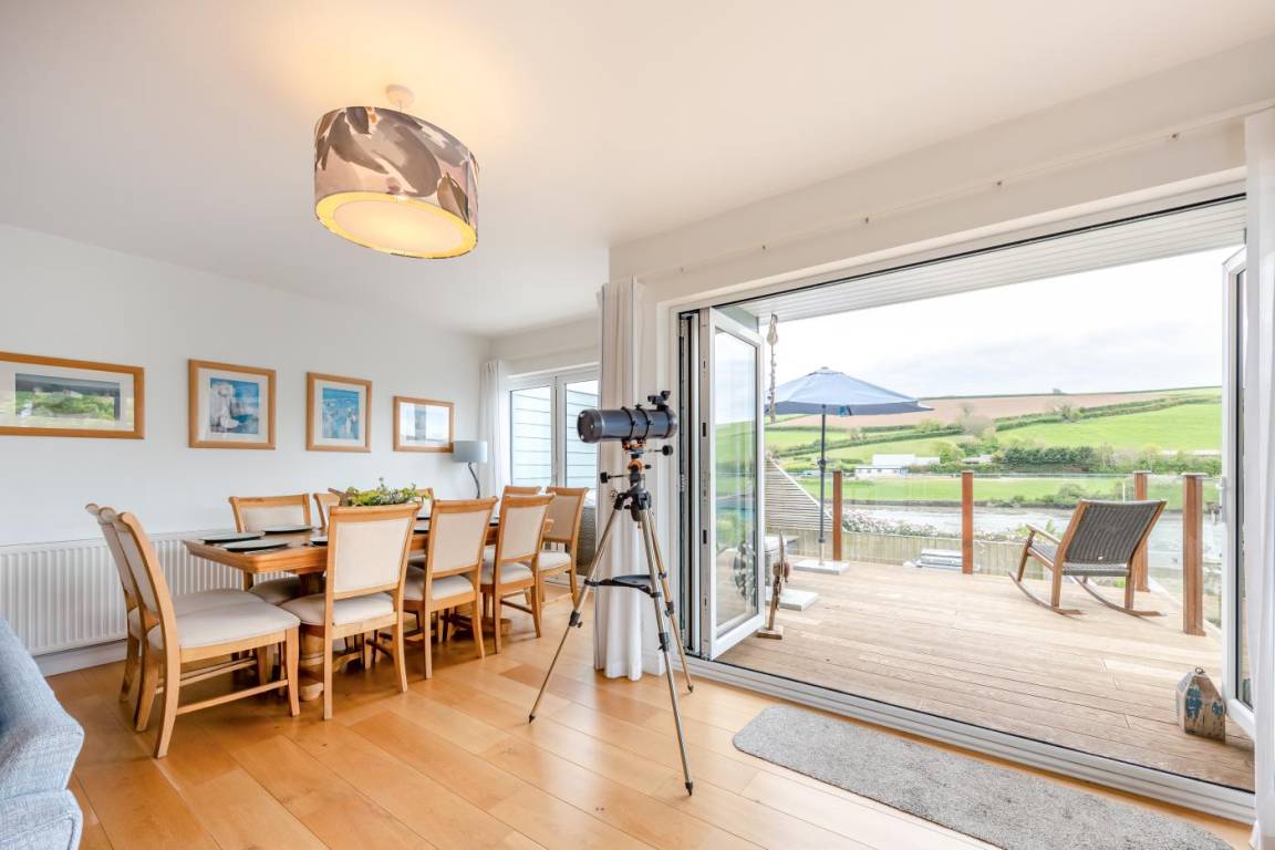 Cottage ∙ 4 Bedrooms ∙ 8 Guests - Kingsbridge