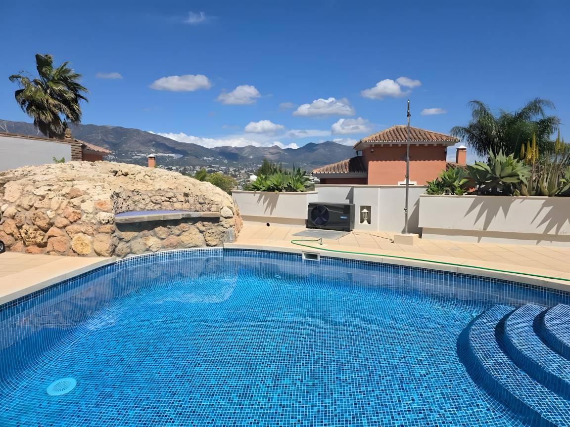 230 M² Villa ∙ 5 Habitaciones ∙ 12 Huéspedes - Calahonda