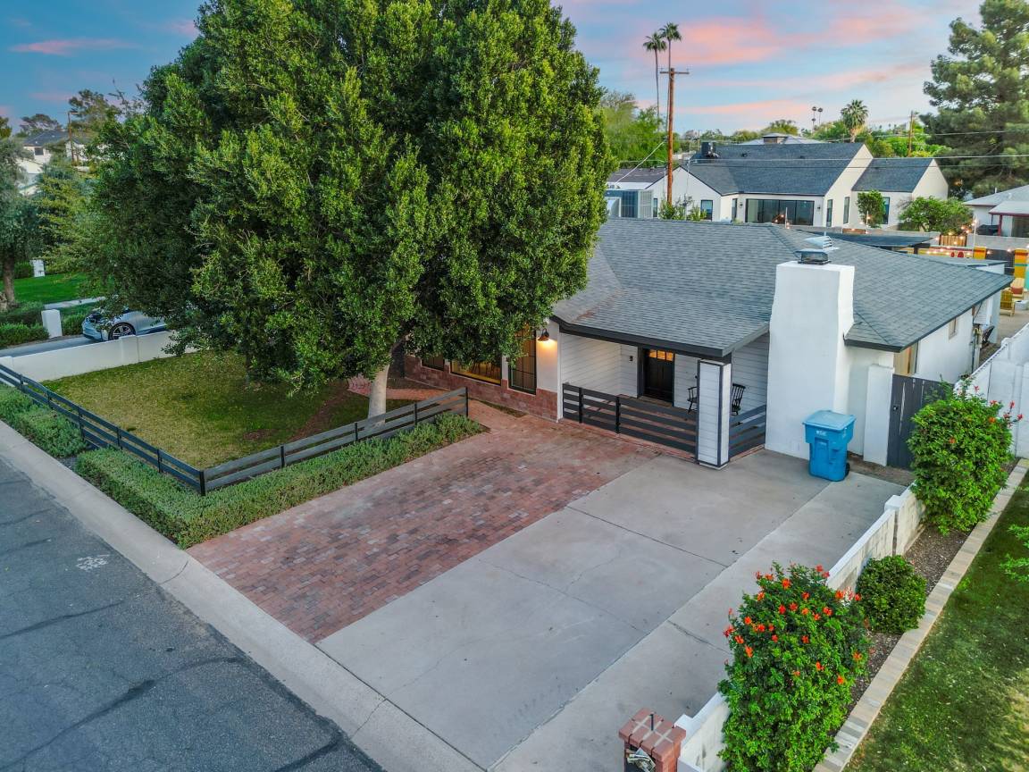 House ∙ 5 Bedrooms ∙ 8 Guests - Phoenix, AZ