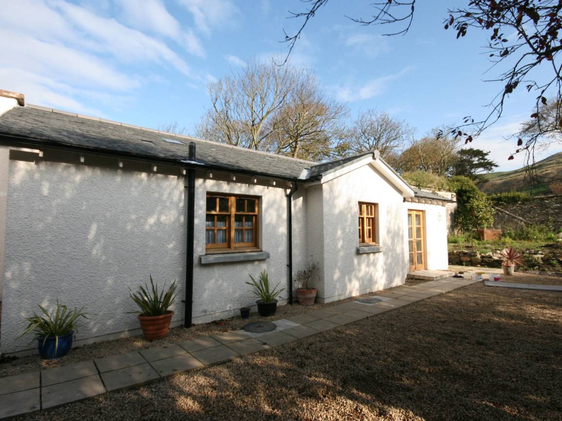 Cottage ∙ 2 Bedrooms ∙ 6 Guests - Girvan
