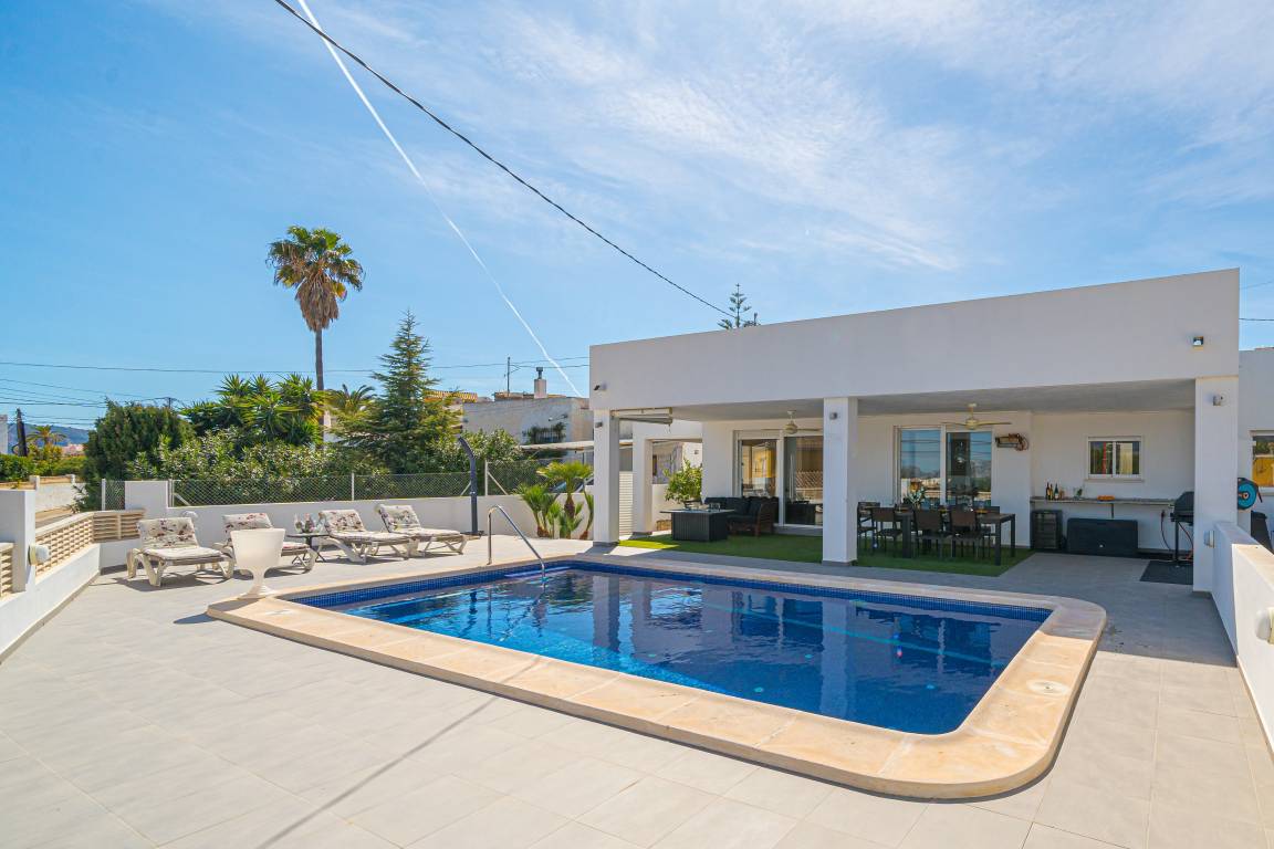 120 M² Ferienhaus ∙ 5 Schlafzimmer ∙ 8 Gäste - Benidorm