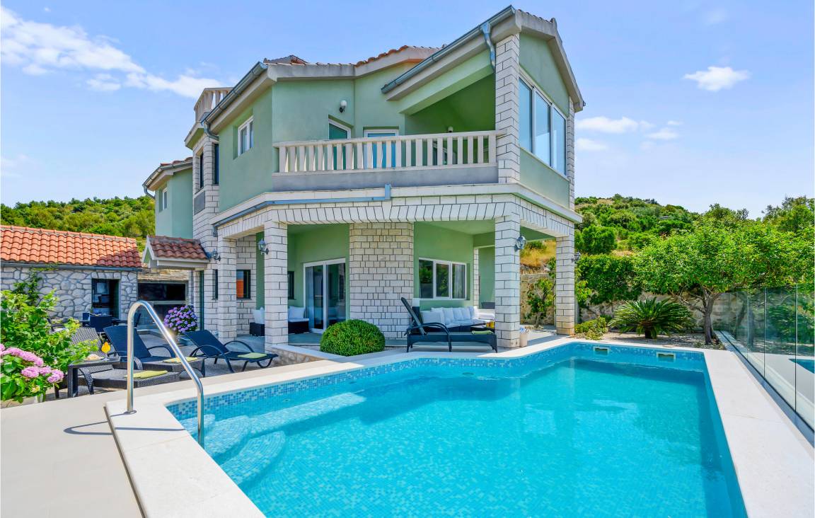 285 M² House ∙ 4 Bedrooms ∙ 8 Guests - Primošten
