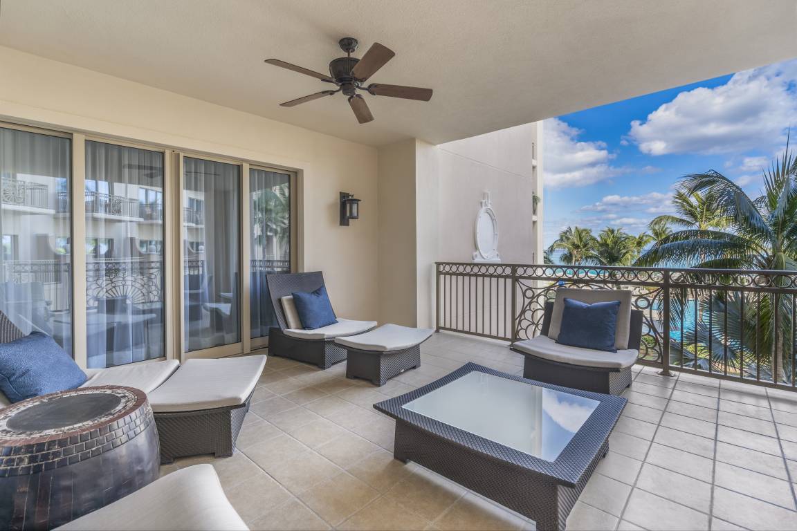 223 M² Apartment ∙ 2 Bedrooms ∙ 8 Guests - West Bay