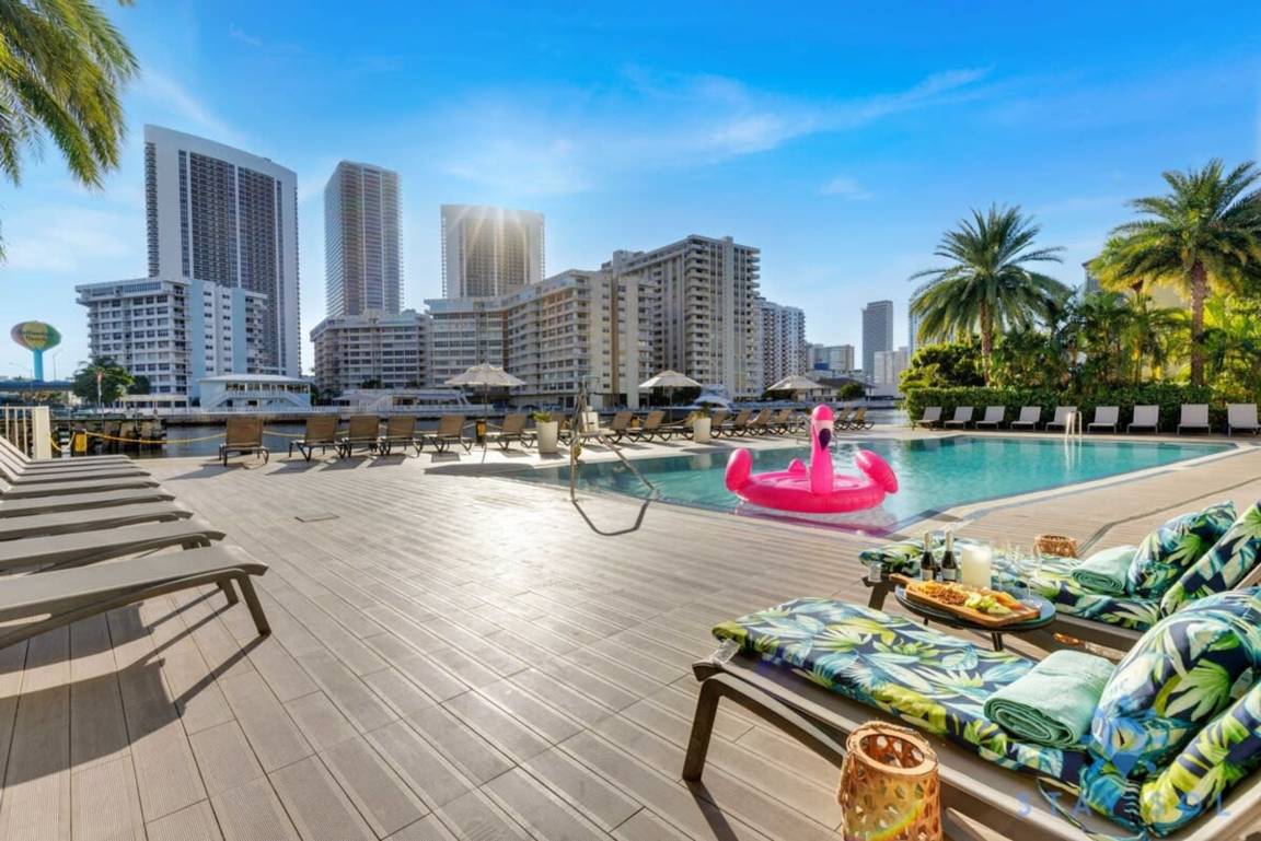 Apartment ∙ 4 Guests - Hallandale Beach, FL
