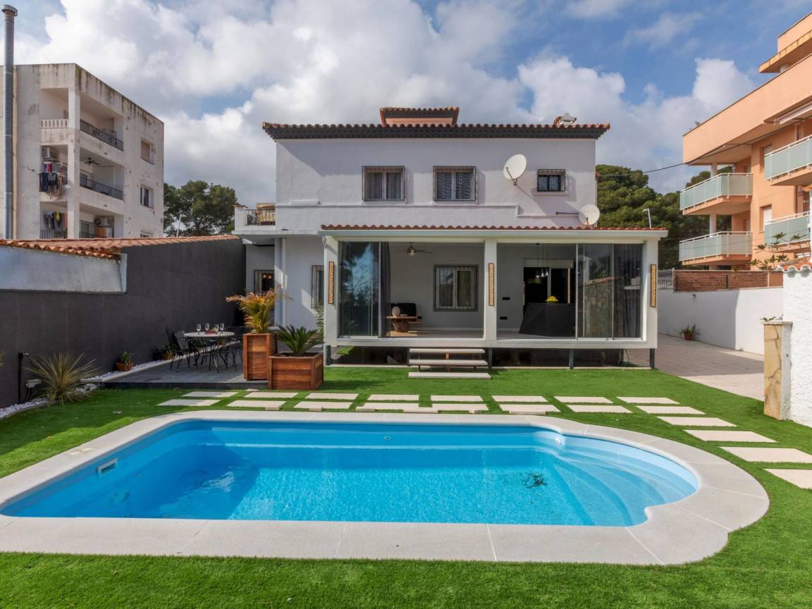 150 M² Villa ∙ 1 Habitación ∙ 12 Huéspedes - Mont-roig del Camp