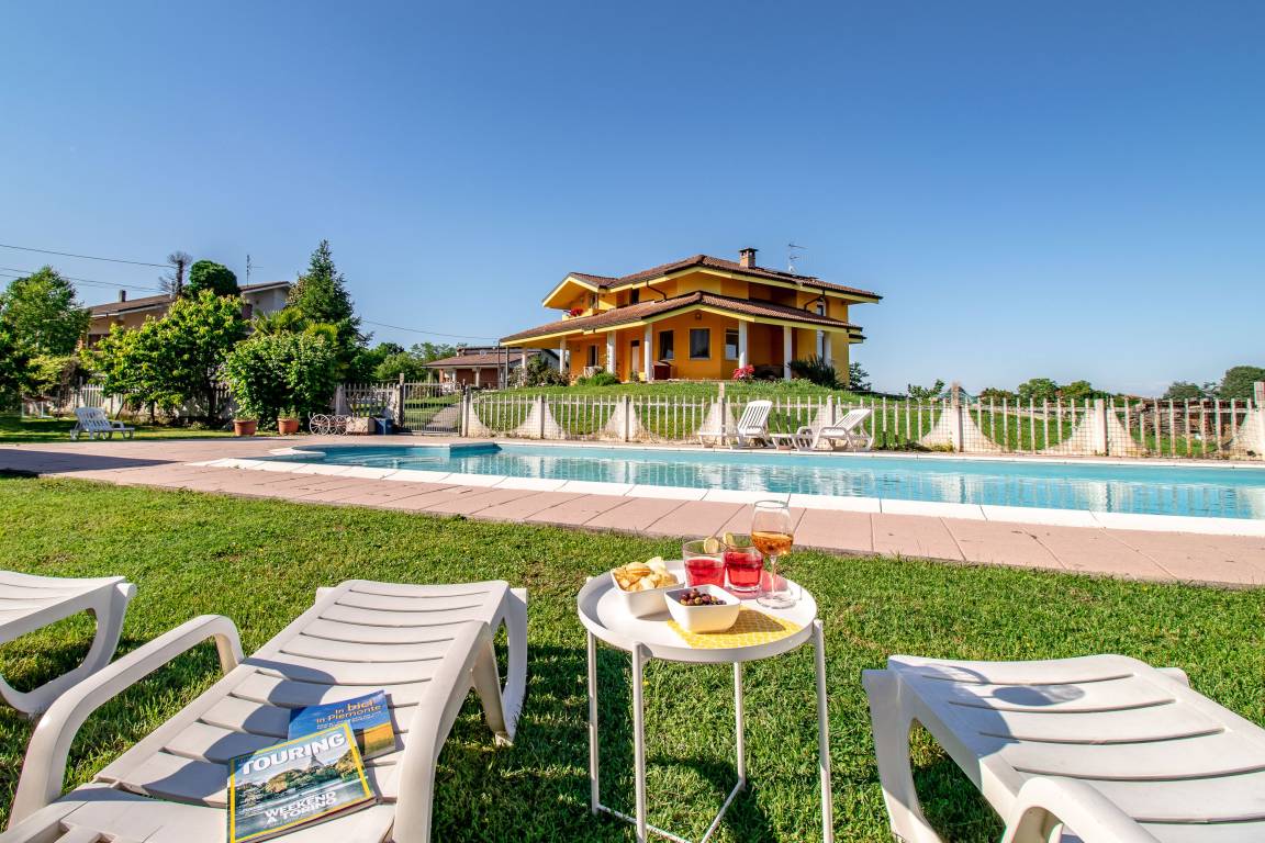30 M² Appartamento ∙ 1 Camera Da Letto ∙ 2 Ospiti - Provincia di Vercelli