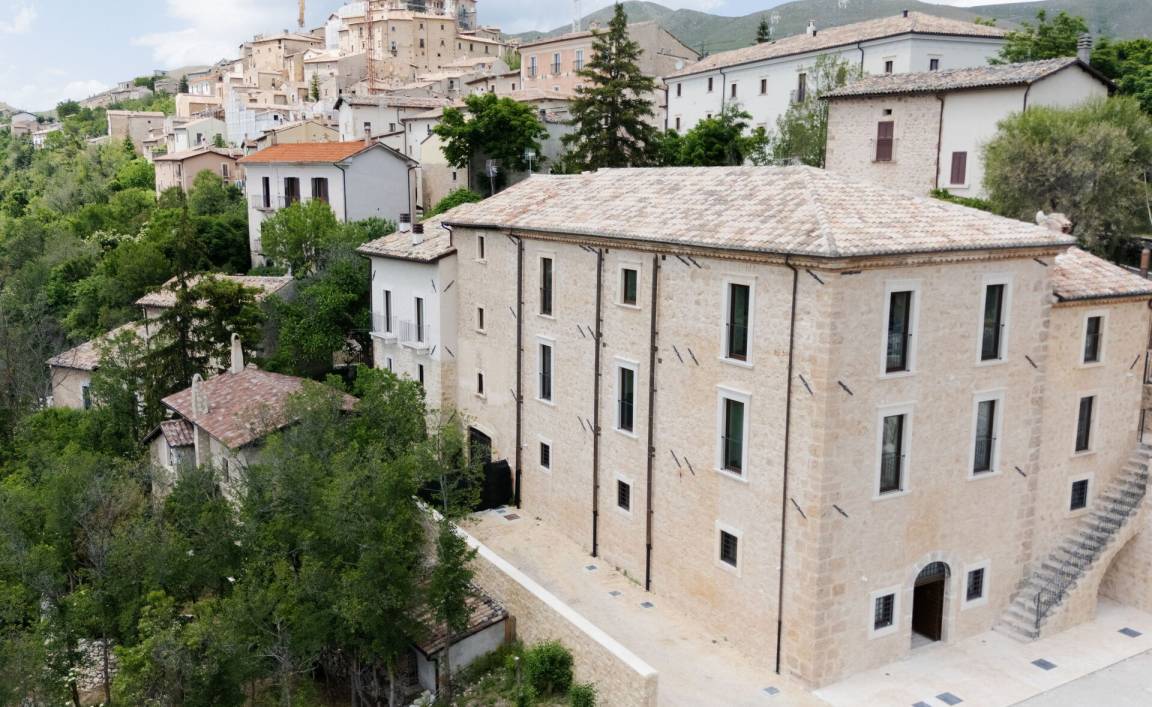 710 M² Villa ∙ 6 Slaapkamers ∙ 14 Gasten - Gran Sasso